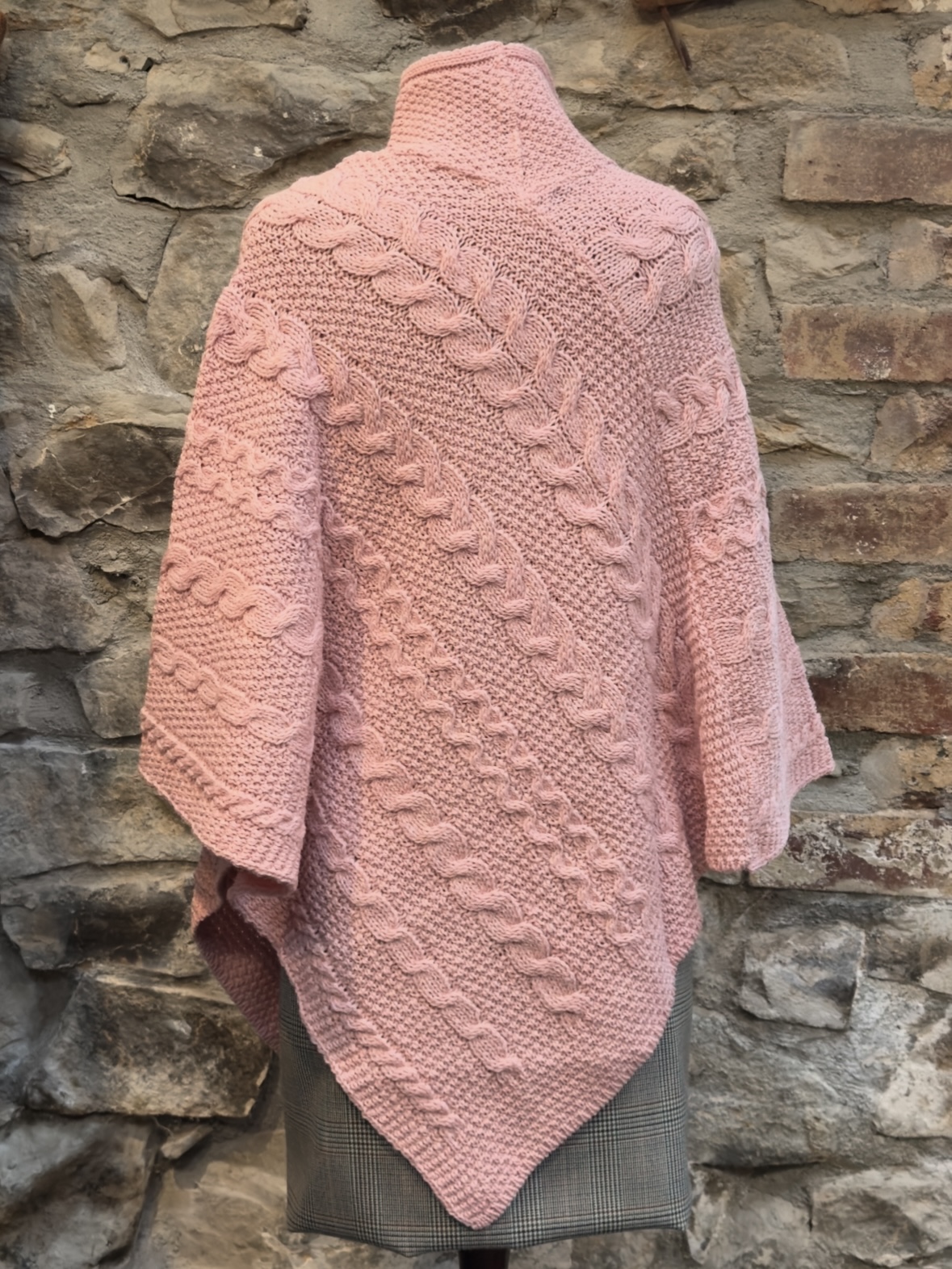 Pure wool poncho pink. Solva Woollen Mill